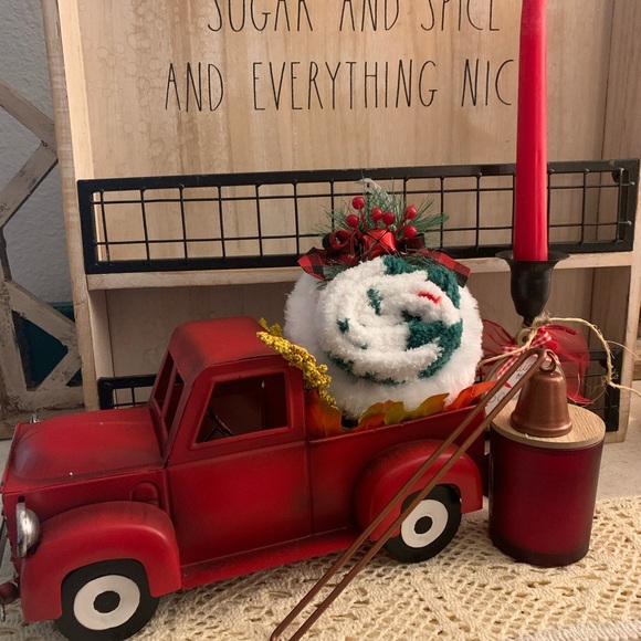 Rae Dunn | Holiday | Rae Dunn Red And Cream Holiday Decor | Poshmark